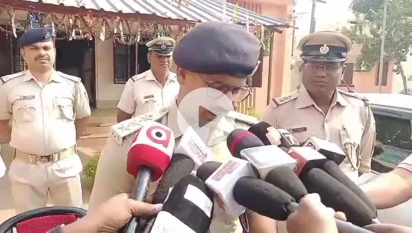 ବିରିଡି: ବିରିଡି ପୋଲିସ ପକ୍ଷରୁ ବସନ୍ତପୁର ଛକ ନିକଟରେ ଗଞ୍ଜେଇ ଜବତ ଓ ତିନି ଗିରଫ ...