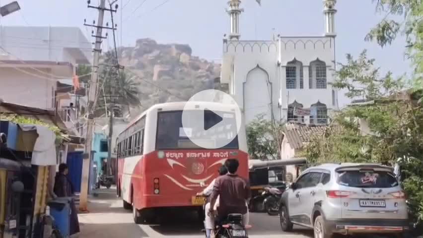 ಚಿತ್ರದುರ್ಗ: ನಗರದ ಕೋಟೆ ವೀಕ್ಷಣೆಗೆ ಹರಿದು ಬರುತ್ತಿರುವ ಪ್ರವಾಸಿಗರು, ಟ್ರಾಫಿಕ್ ...