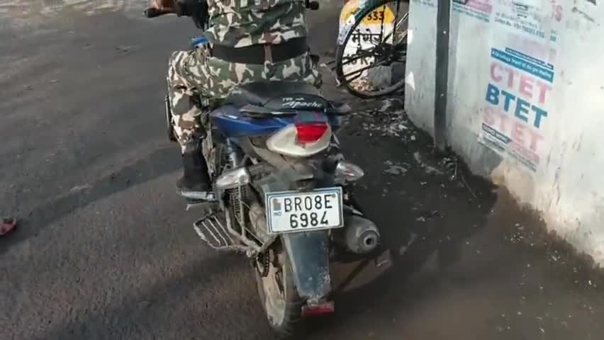 Bariarpur, Munger : बरियारपुर: तीनबटीयॉ चौक पर पुलिस ने चलाया वाहन जांच ...