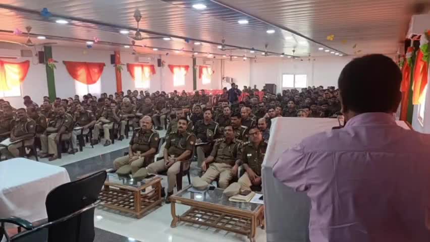 Akbarpur, Kanpur Dehat : अकबरपुर: पुलिस लाइन में सैनिक सम्मेलन का हुआ ...