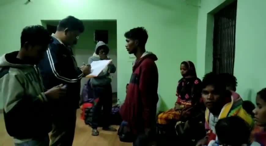 Patnagarh, Balangir : ପାଟଣାଗଡ: ବସରେ ଯାଉଥିବା ବେଳେ ପାଟଣାଗଡ଼ ବସଷ୍ଟାଣ୍ଡରୁ ...