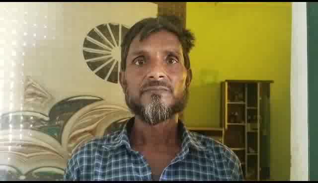 Khaga, Fatehpur : घटना की जानकारी देते हुए पीड़ित | Public App