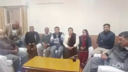 Bhota, Hamirpur : भोटा: नगर पंचायत भोटा की अध्यक्ष सपना सोनी ने सरकार ...